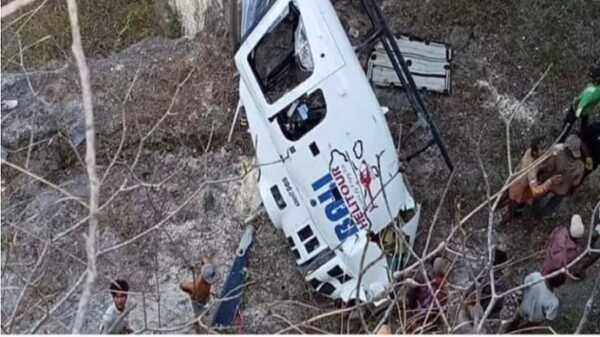 Helikopter Jatuh di Bali Akibat Terlilit Tali Layangan, Informasi Awal Semua Penumpang Selamat ...