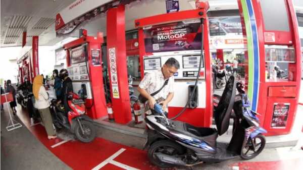 Daftar Harga BBM Terbaru di Indonesia Usai Pertamax Naik Jadi Rp 13.700 Per Liter | Prokalteng