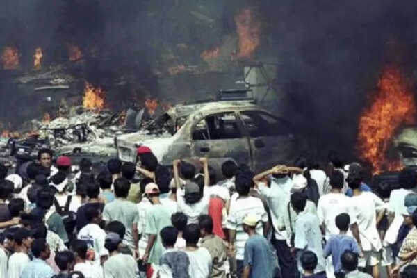 Memori Kelam Tragedi Mei 1998, Duka dan Luka Bangsa Sepanjang Masa ...